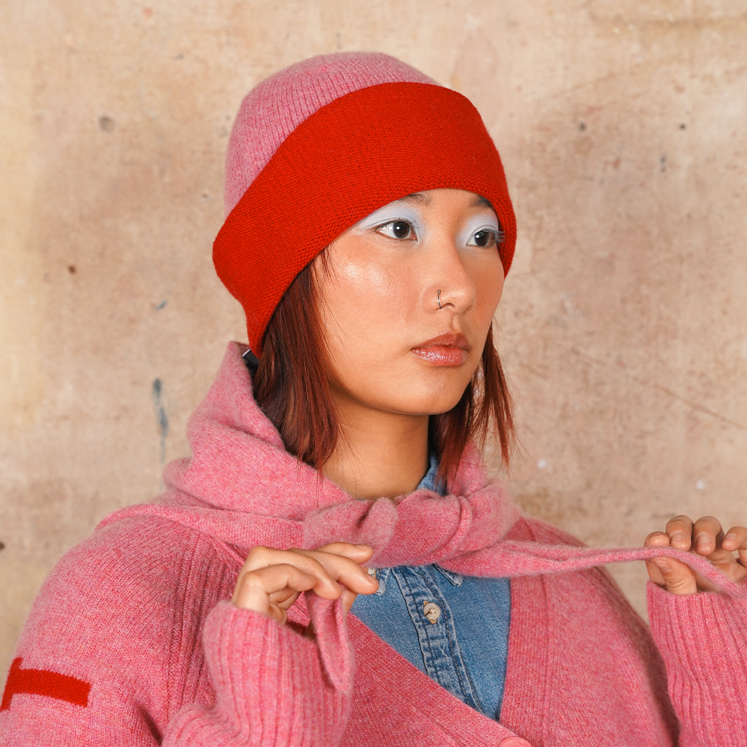 Color Block Beanie in French Rose & Rouge – Black & Beech