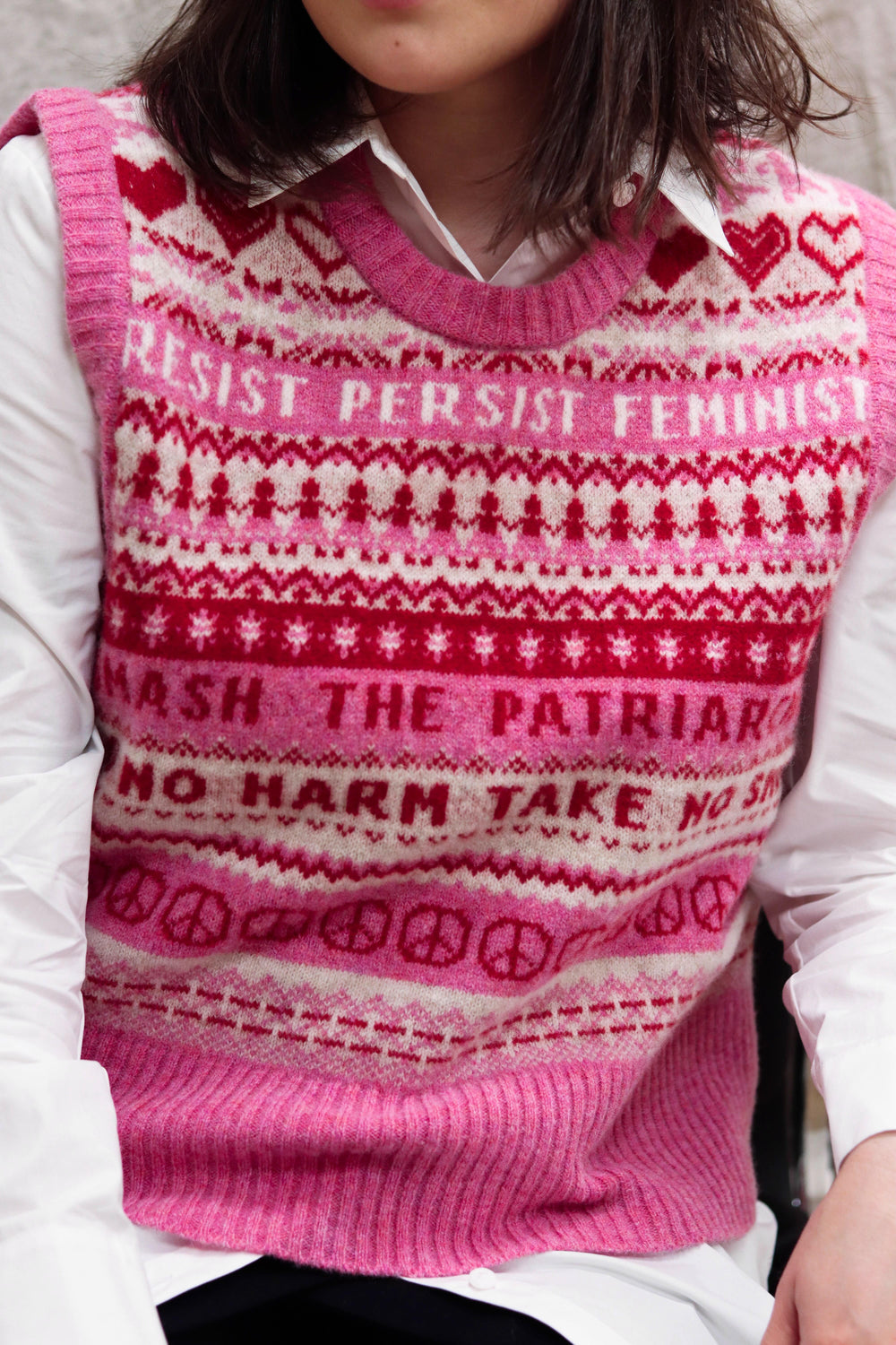 High-quality designer knitwear with a modern feminist twist – Black & Beech